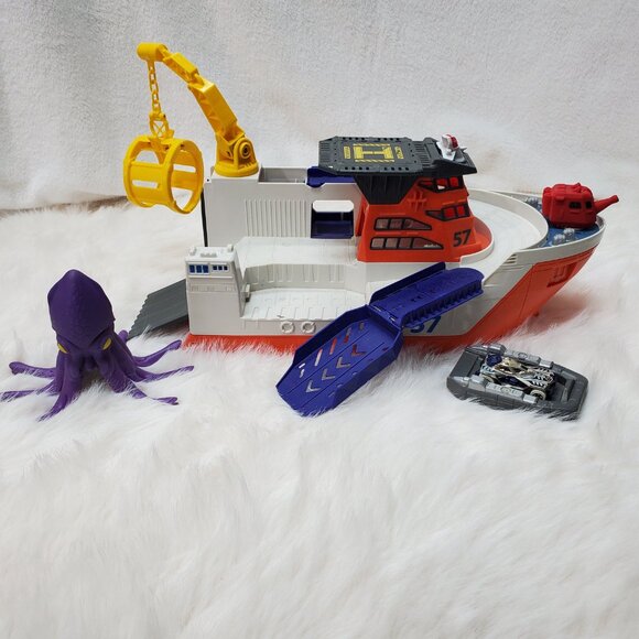 Mattel | Toys | Matchbox Marine Rescue Ship Hot Wheels Squid Floats In ...